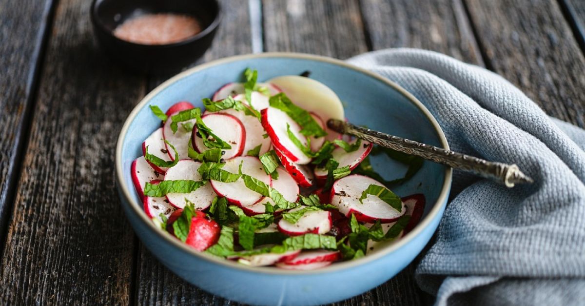 Radieschen-Minzsalat Rezept | EAT SMARTER