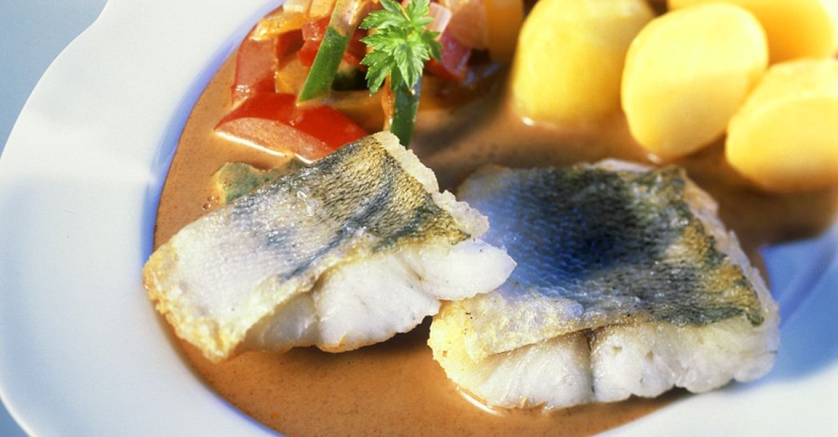 Zander mit Kartoffeln Rezept | EAT SMARTER