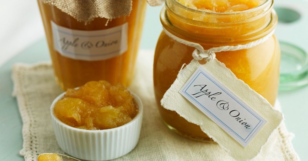 Zwiebel-Apfel-Marmelade Rezept | EAT SMARTER