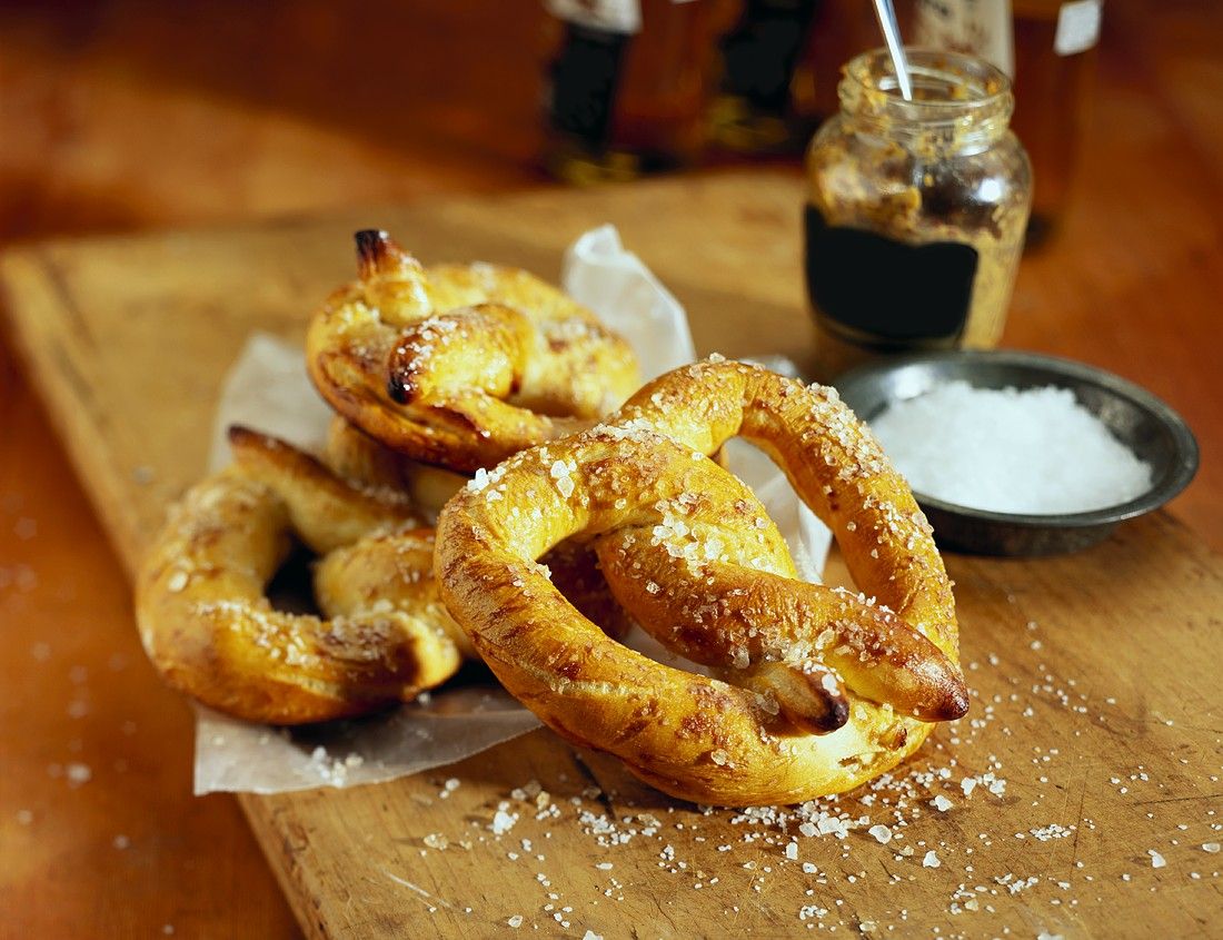 Butterbrezel Rezept | EAT SMARTER