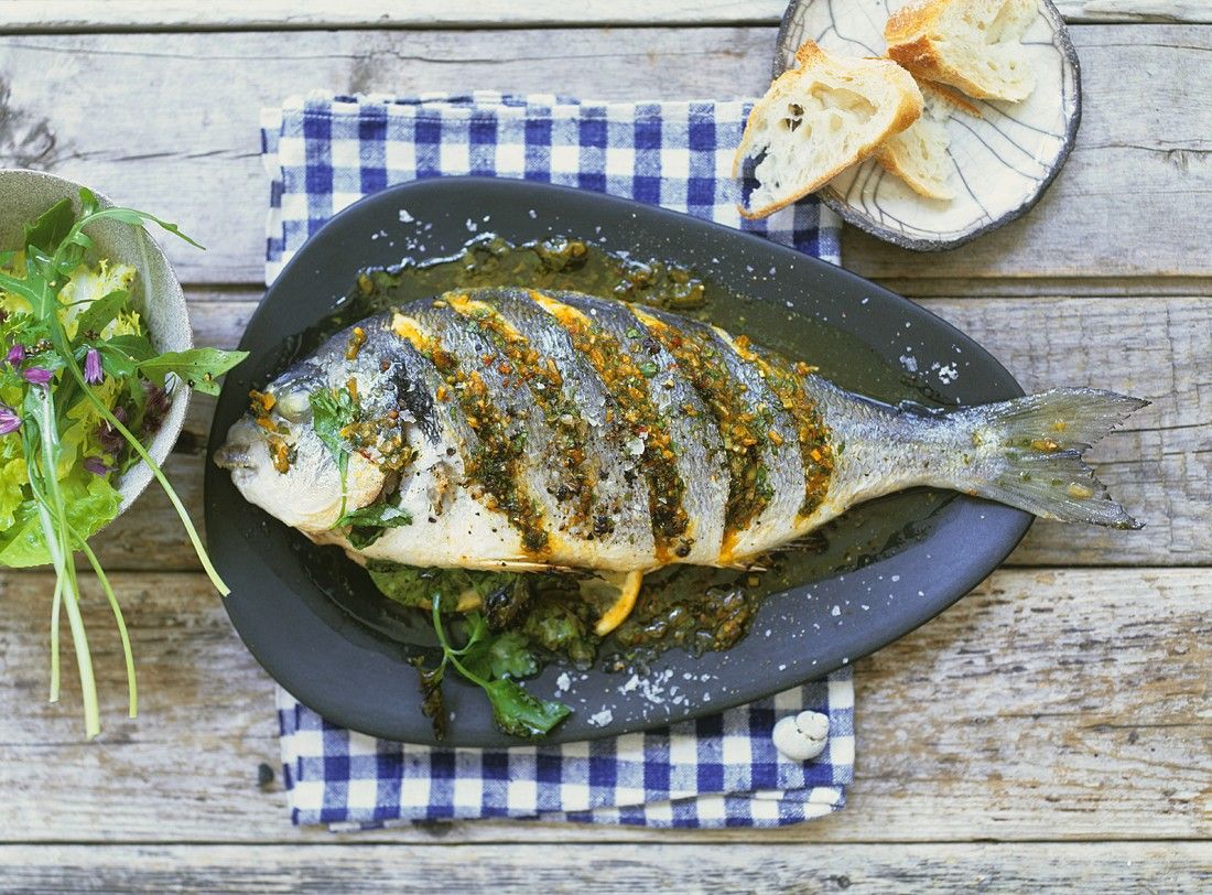 Dorade mit Pesto Rezept | EAT SMARTER