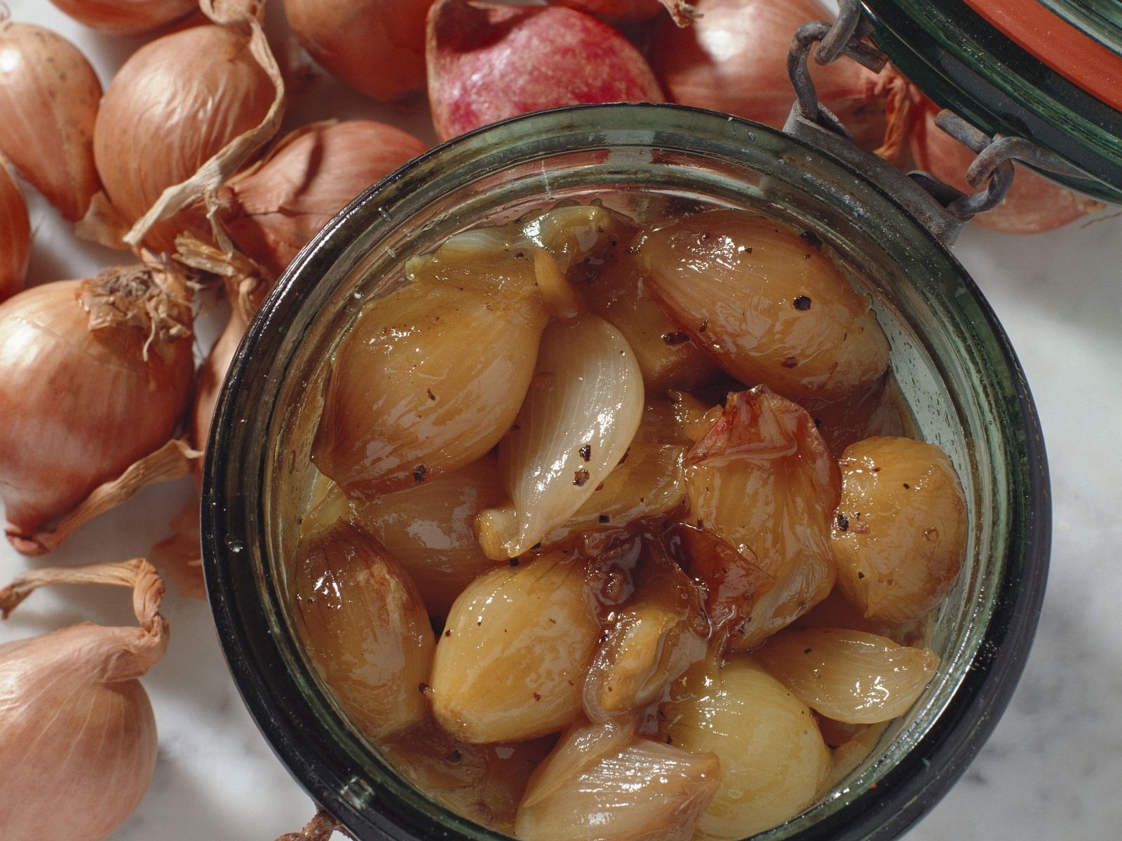 Eingelegte Schalotten Rezept | EAT SMARTER