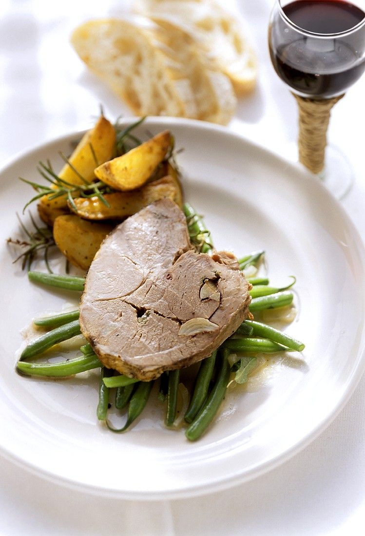 Gefüllter Lammbraten mit Gemüse Rezept | EAT SMARTER
