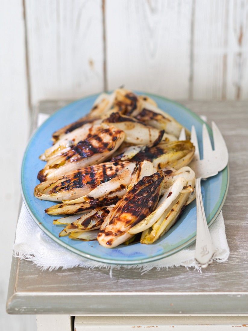 Gegrillter Chicorée Rezept | EAT SMARTER