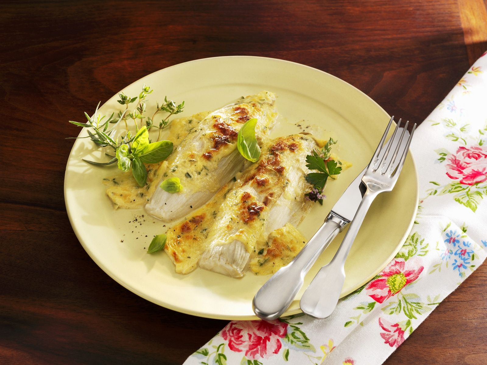 Gratinierter Chicorée Rezept | EAT SMARTER