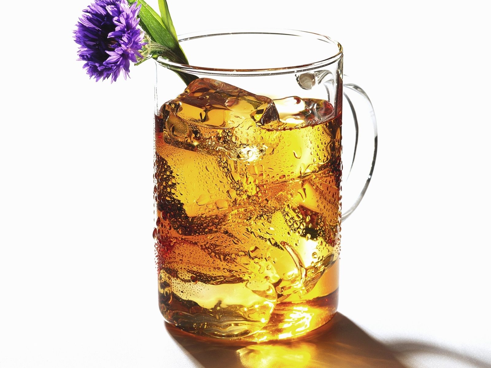 Ingwer-Eistee Rezept | EAT SMARTER