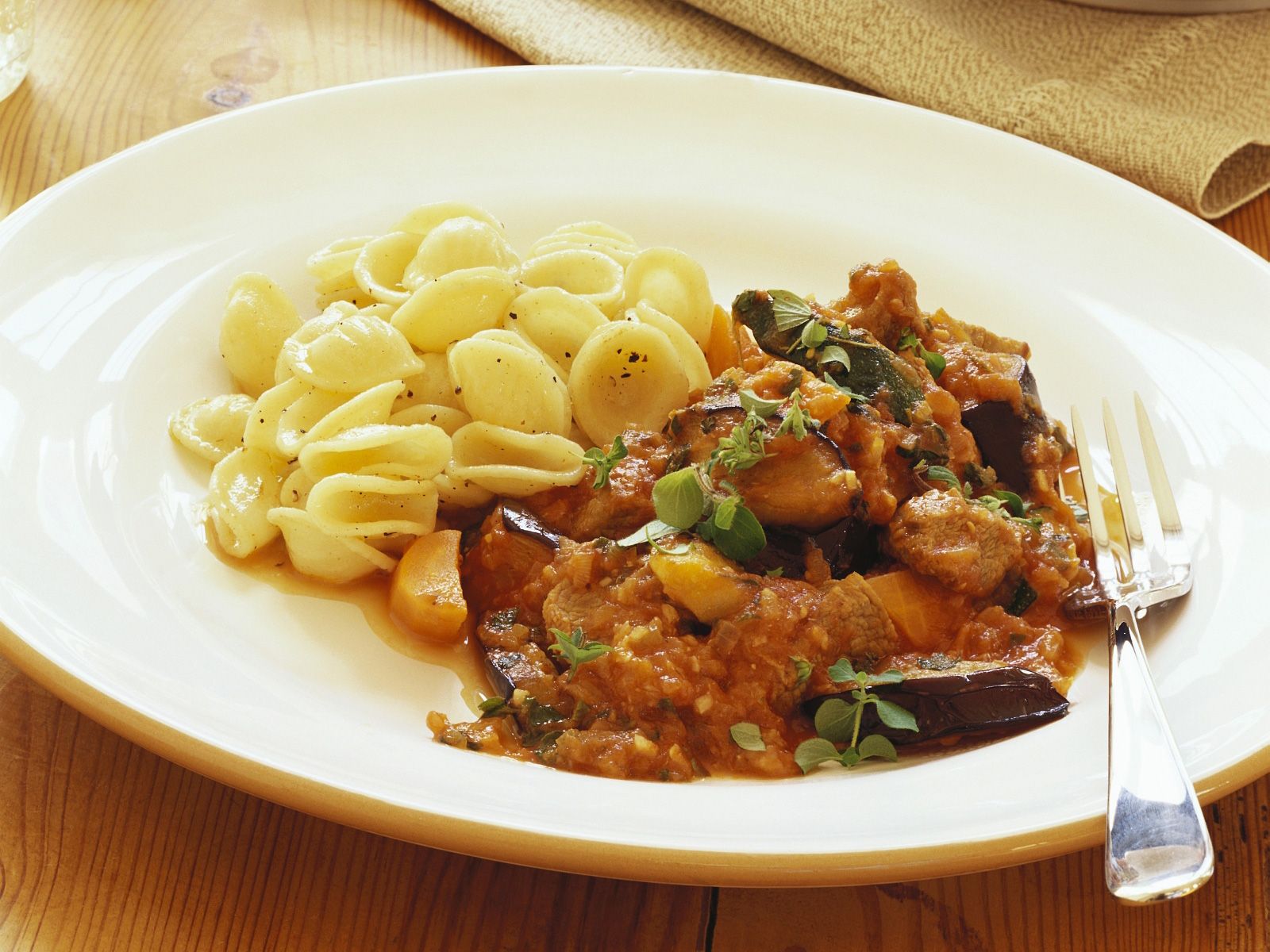 Kalbsragout mit Orecchiette Rezept | EAT SMARTER
