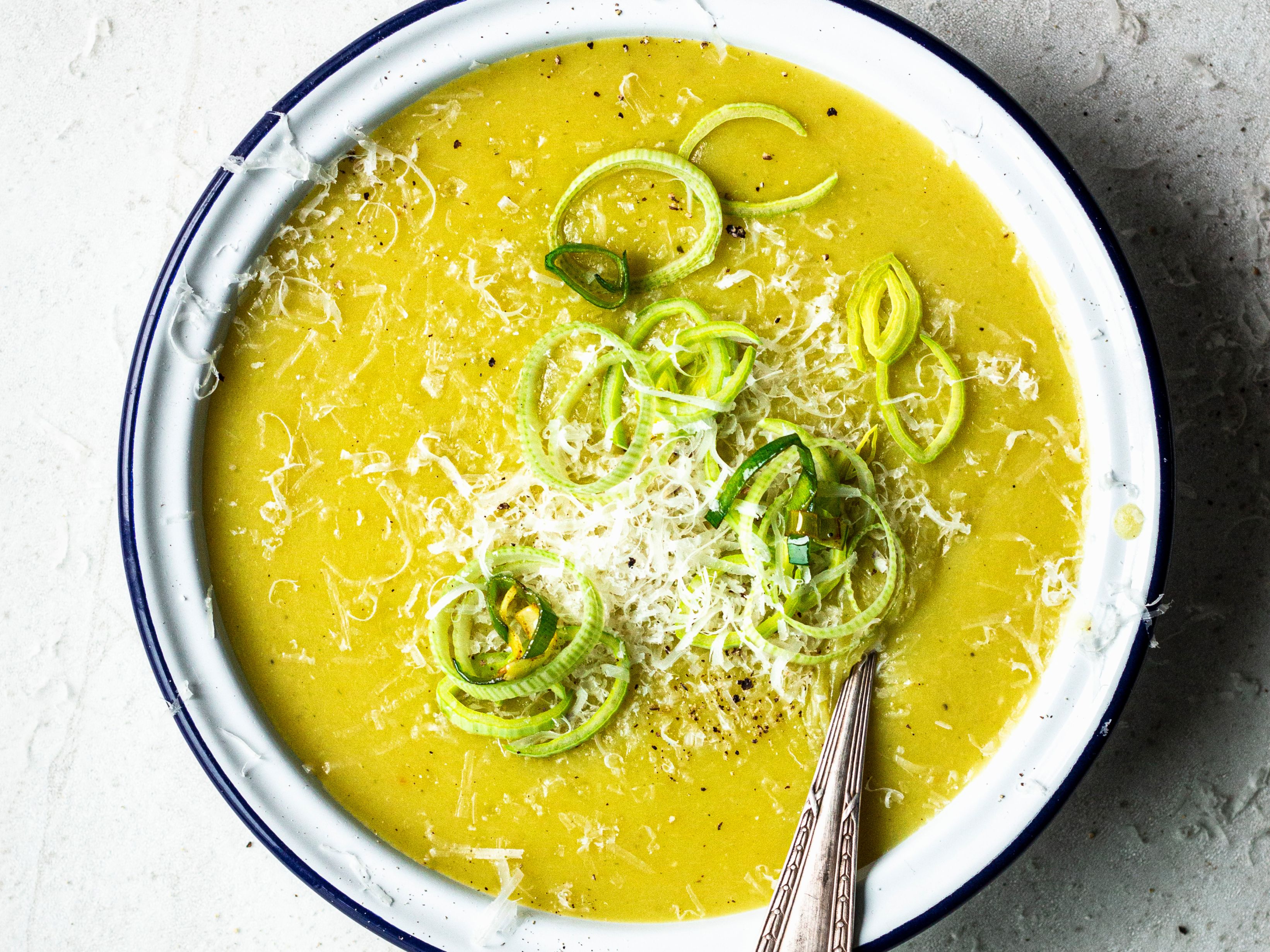 Lauchsuppe einfach Rezept | EAT SMARTER