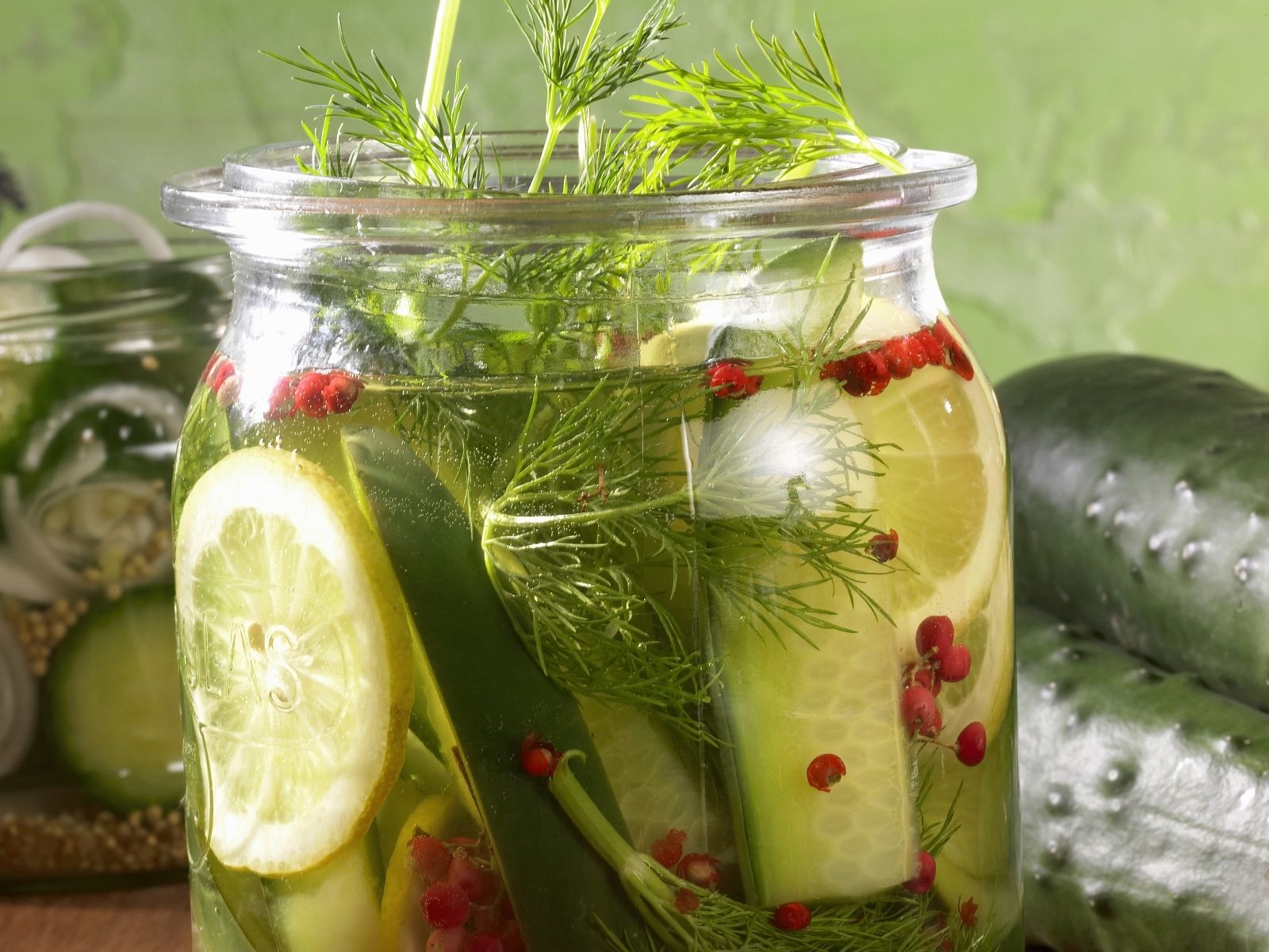 Marinierte Gurken Rezept | EAT SMARTER