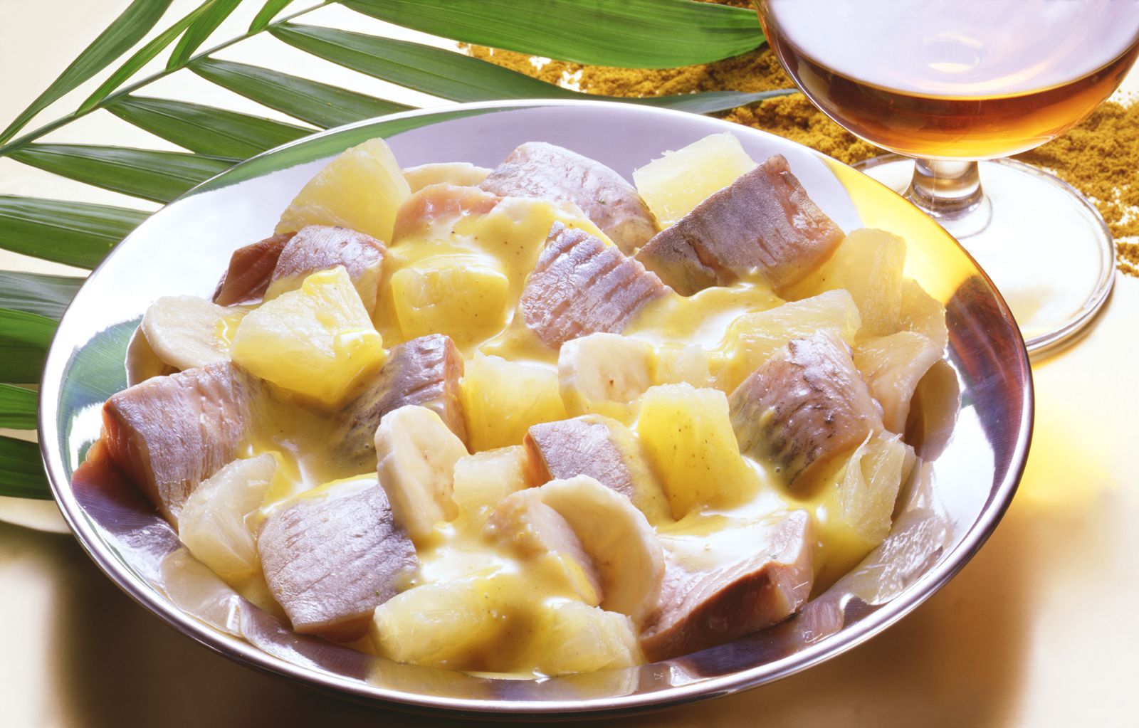 Matjes in Curry-Rahm Rezept | EAT SMARTER