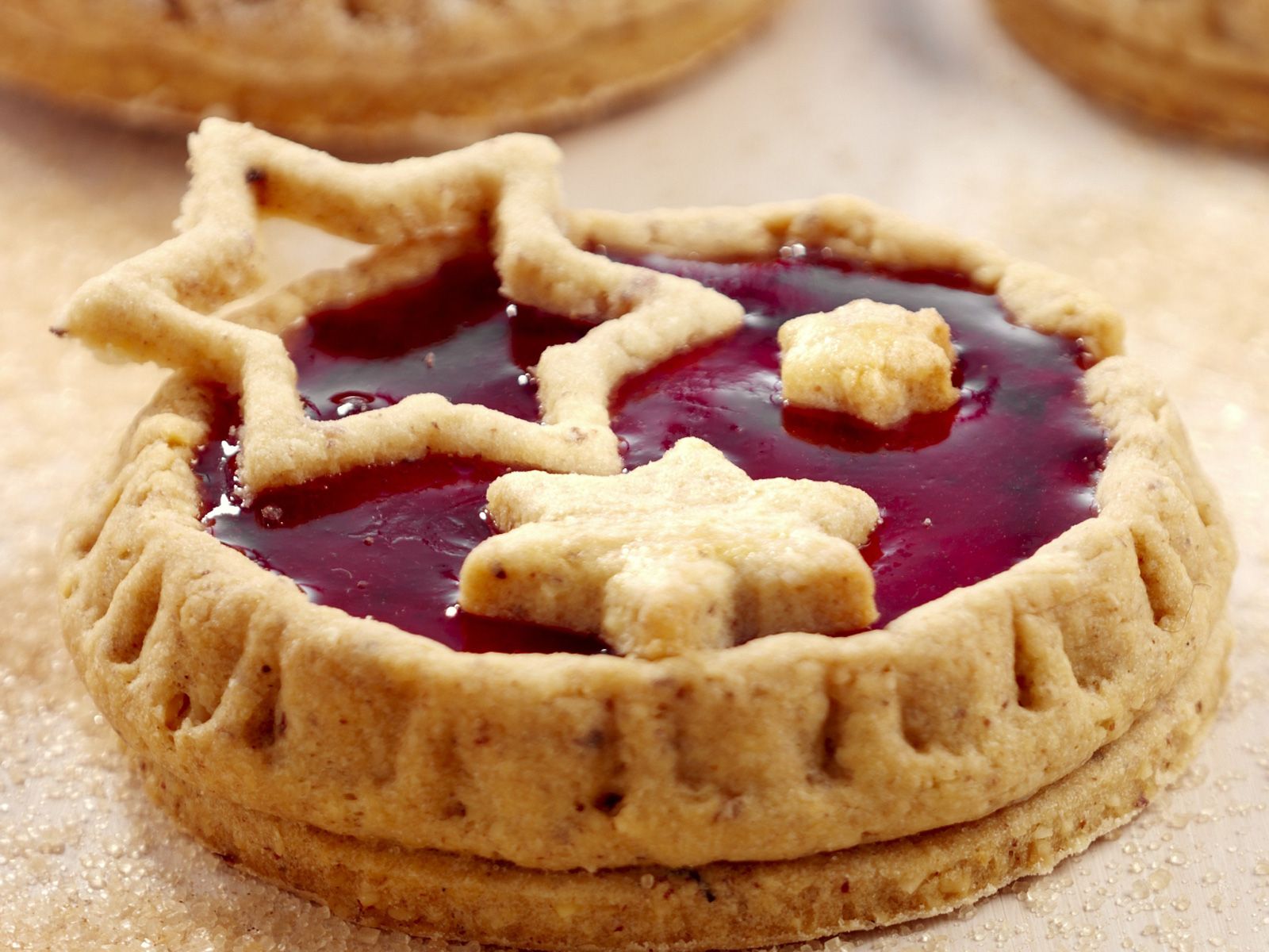 Mini-Linzertorten Rezept | EAT SMARTER