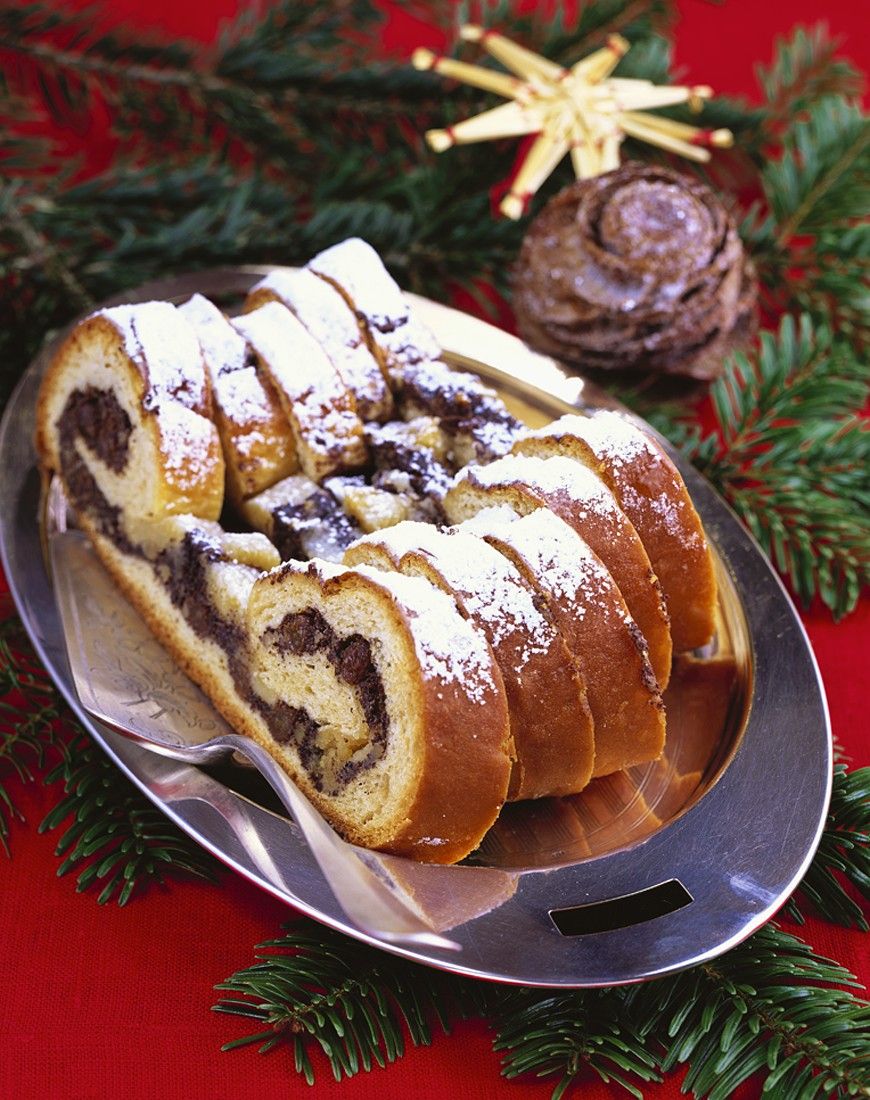 Mohnstollen mit Marzipan Rezept | EAT SMARTER