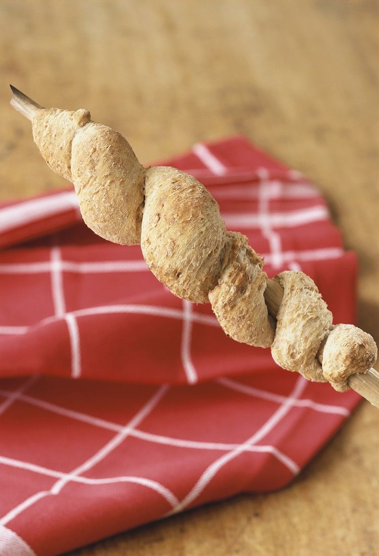 Stockbrot Grundrezept Rezept | EAT SMARTER